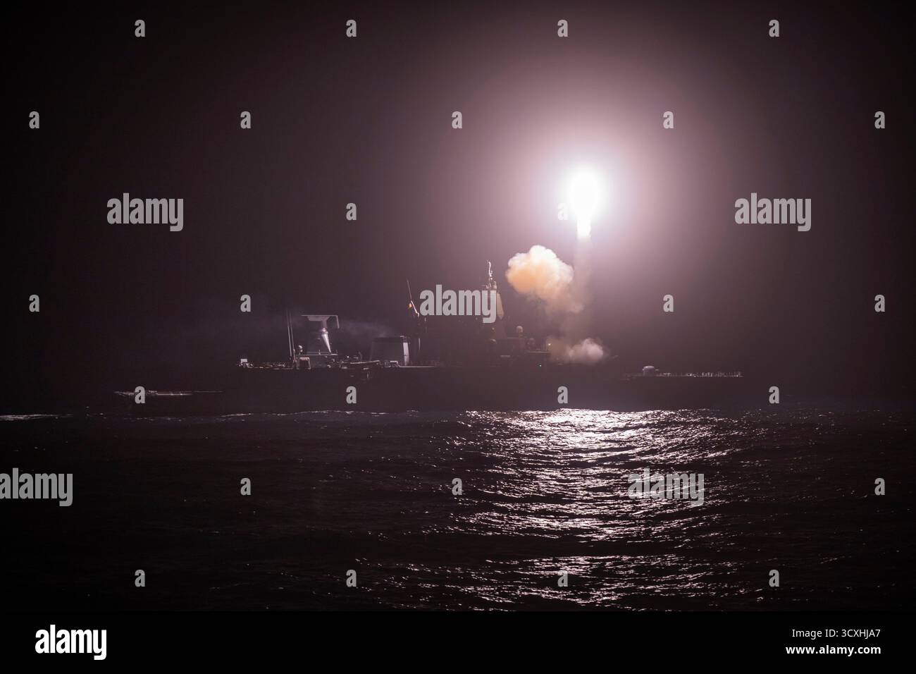14 October 2025, Norway, Andøya: An "SM2" missile is fired from the ...