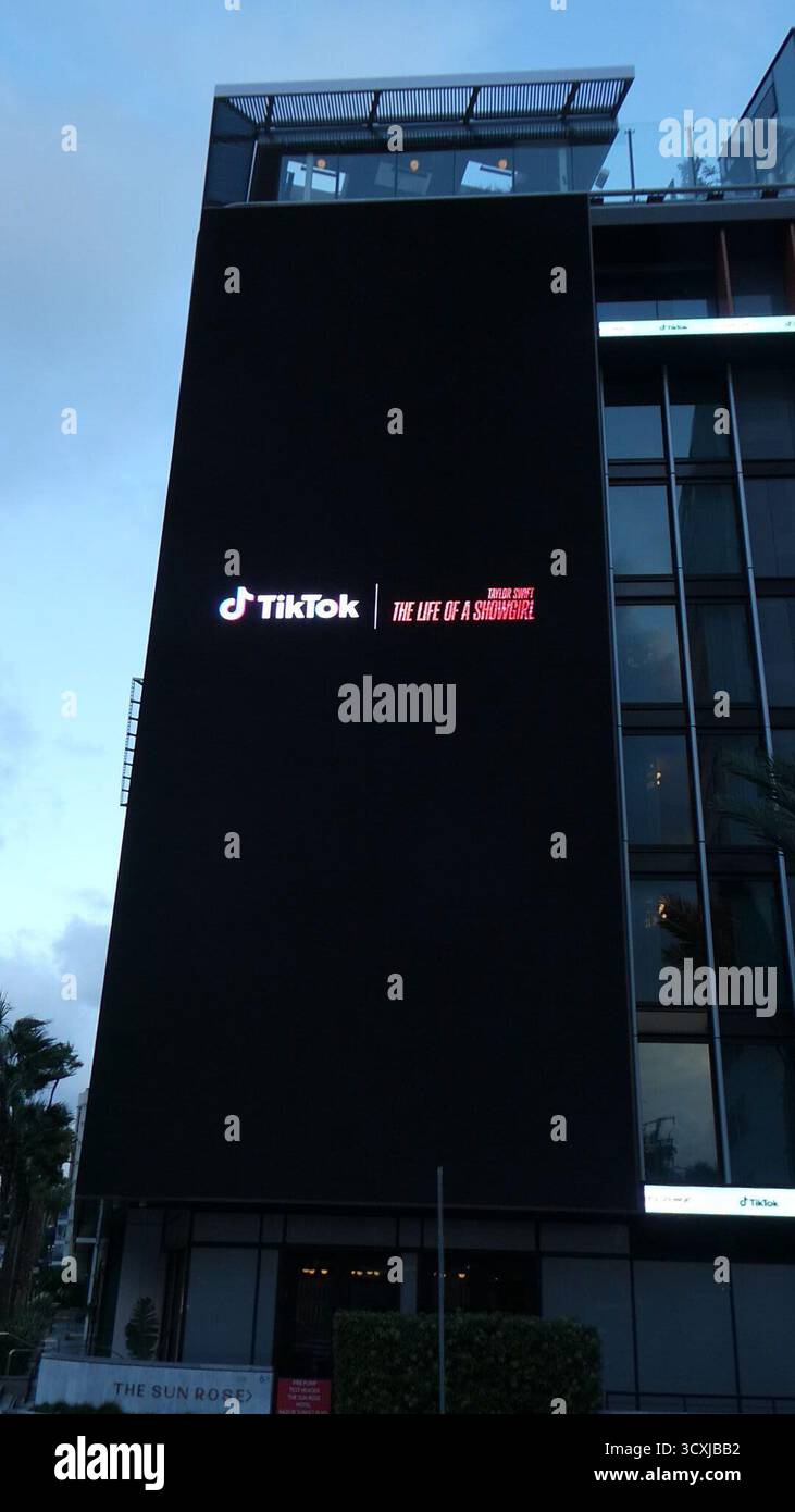 Taylor swift the life of a showgirl hi-res stock photography and images ...