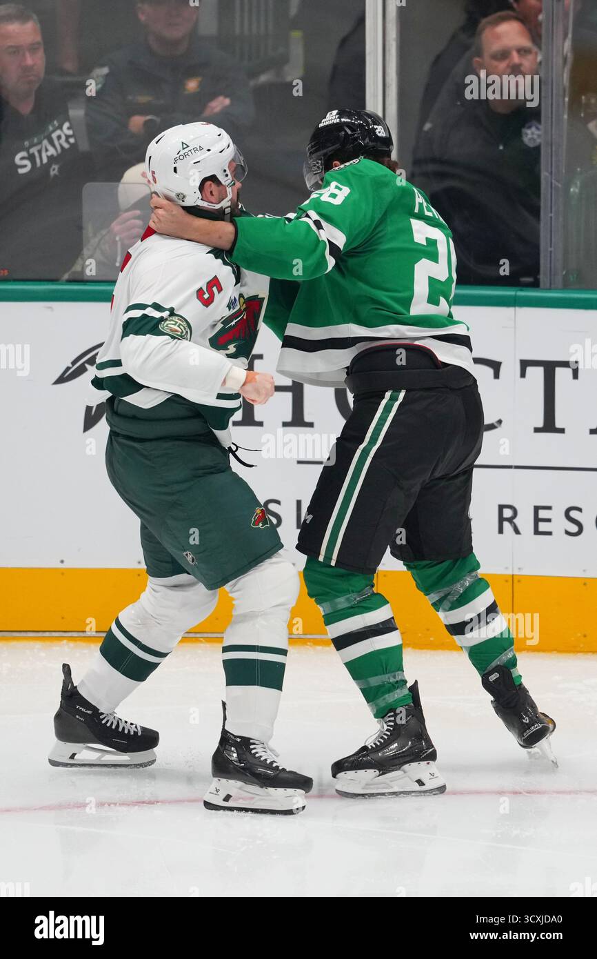 Minnesota Wild defenseman Jake Middleton (5) and Dallas Stars ...