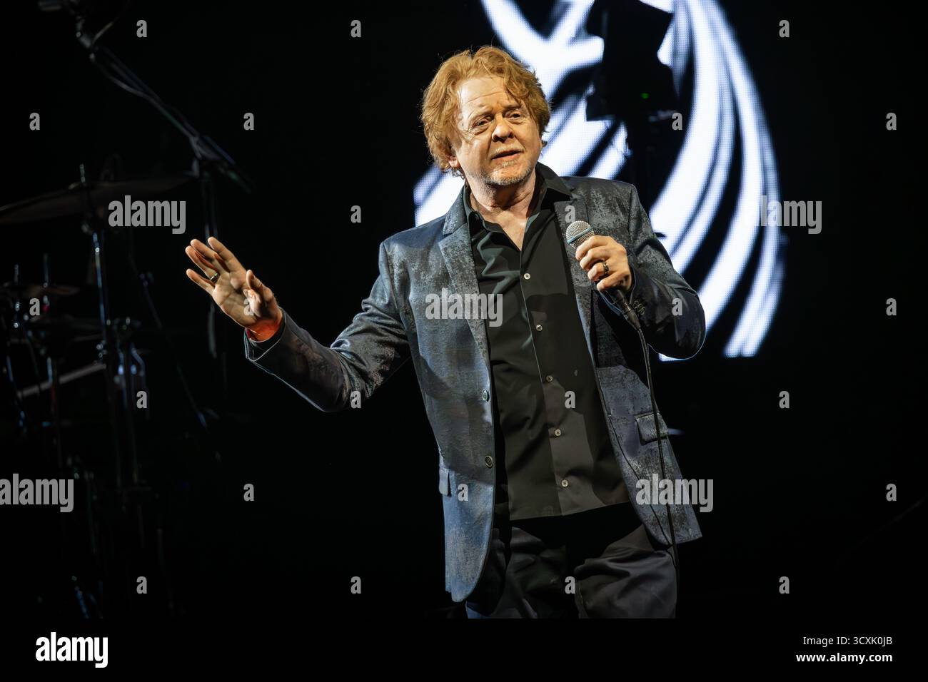 Simply red photo hi-res stock photography and images - Alamy