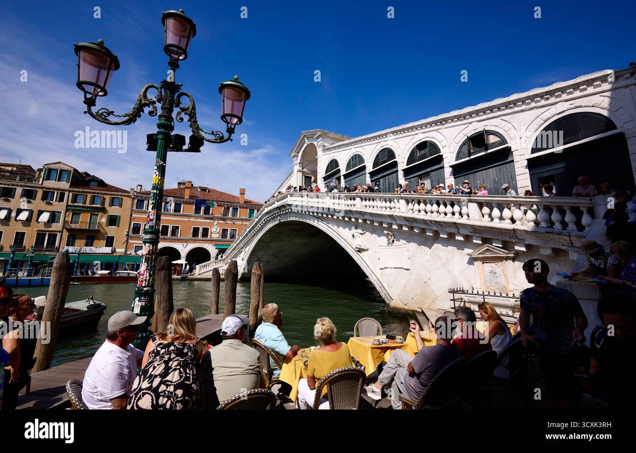 Grand canal front rialto hi-res stock photography and images - Alamy