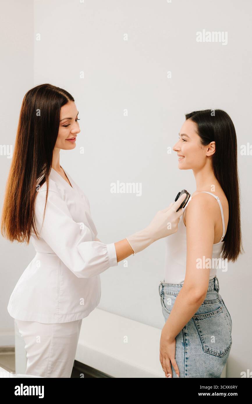 Dermatoscopic analysis aids in the detection of suspicious skin spots ...