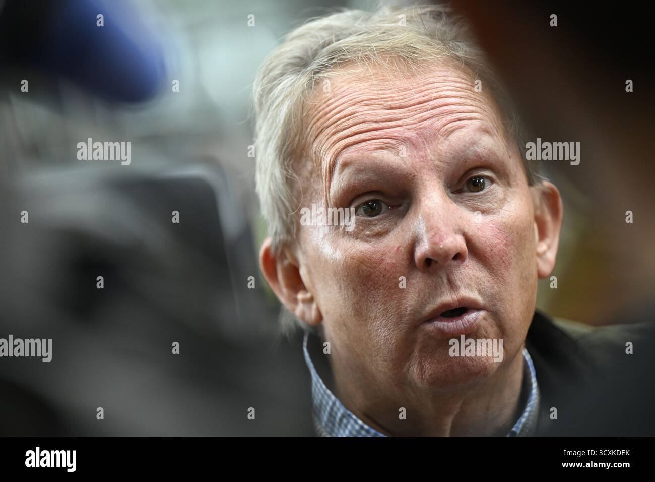 Lawyer Johan Platteau talks to the press after a session of Antwerp ...