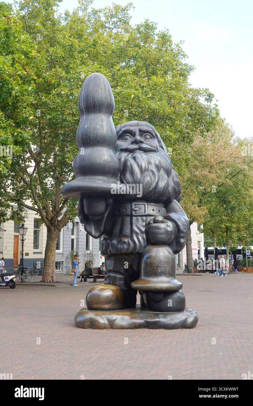 Rotterdam, Skulptur Santa Claus von Paul McCarthy // Rotterdam ...