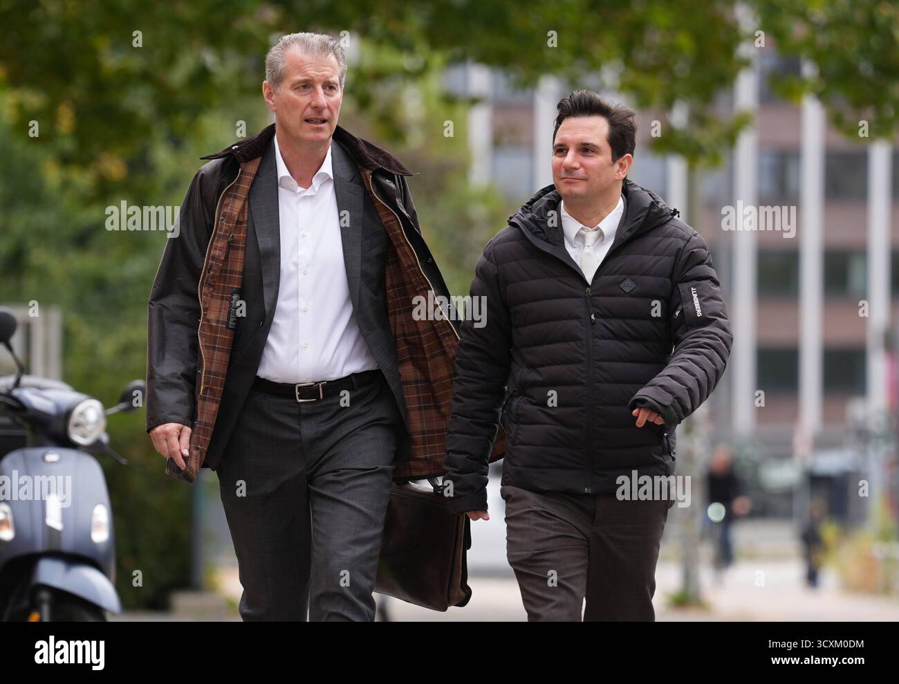 15 October 2025, Hamburg: Joint plaintiff Stephan Hensel (l), ex ...