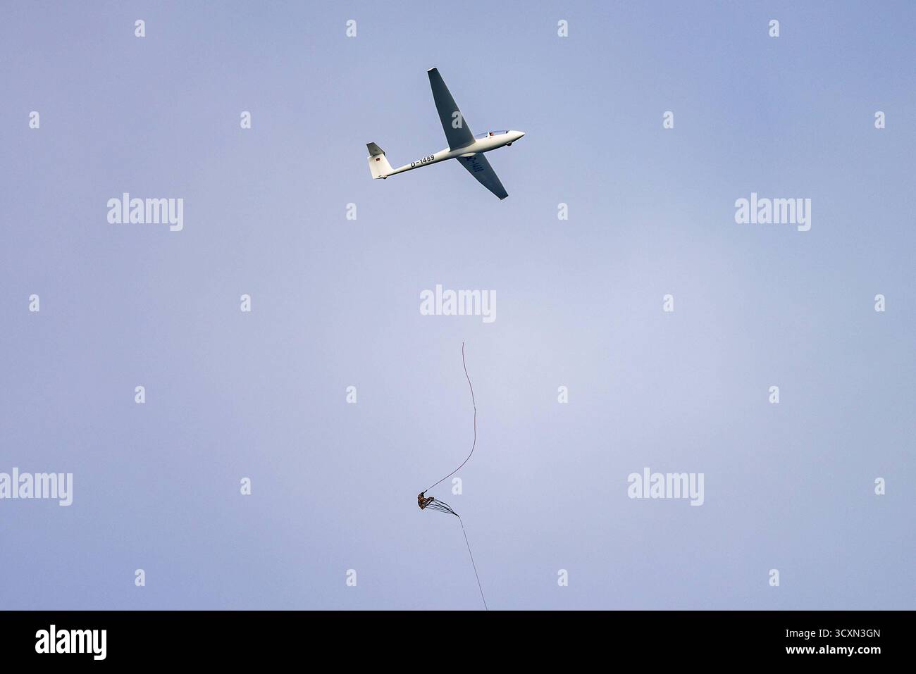 Indienststellungsappell der neuen Offizierschule der Luftwaffe, Roth ...