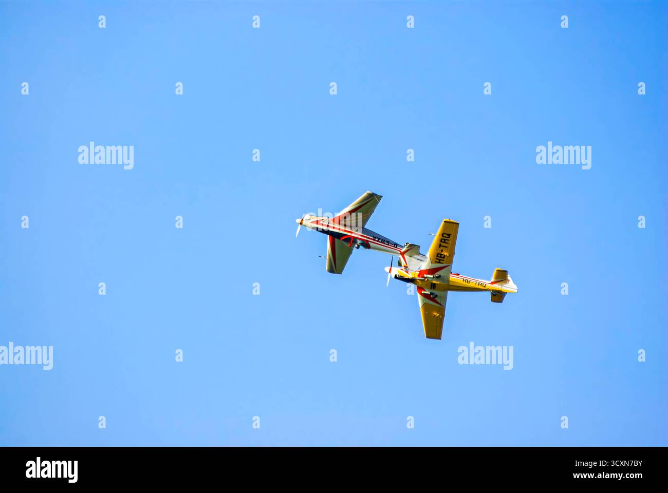 Kunstflugvorführung Moravan Zlin Z-526 Flugzeuge des Typs Moravan Zlin ...