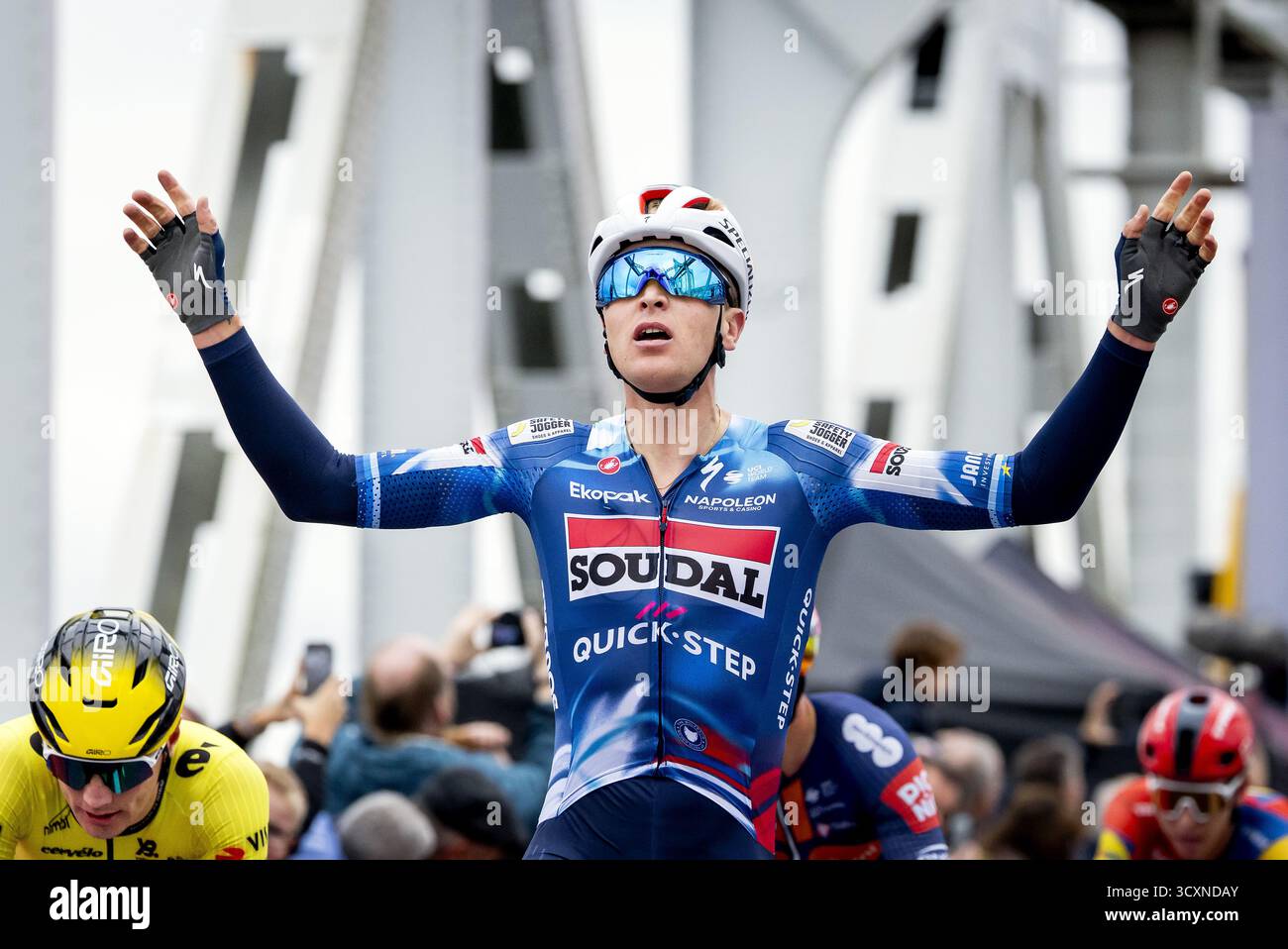 DORDRECHT – Tim Merlier (Soudal Quick-Step) wins the sprint ahead of ...