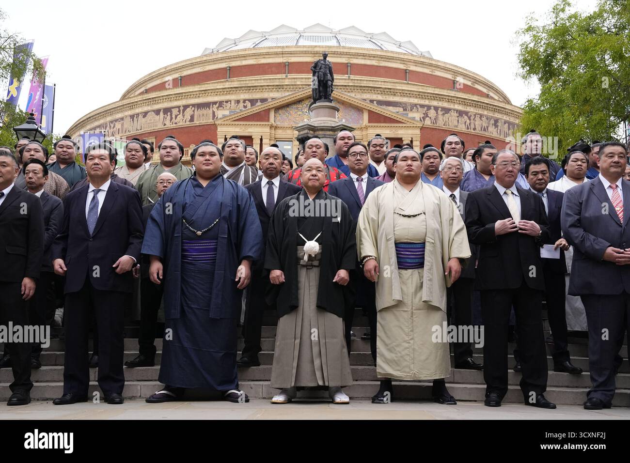 Yokozuna Onosato, Japan Sumo Association chairman Hakkaku Rijicho and ...
