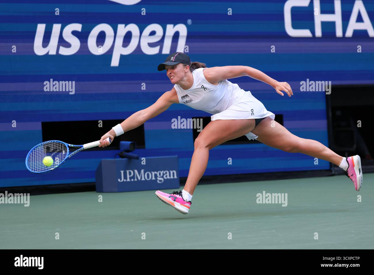 Polish tennis player Iga Swiatek (POL) in action at the US Open ...