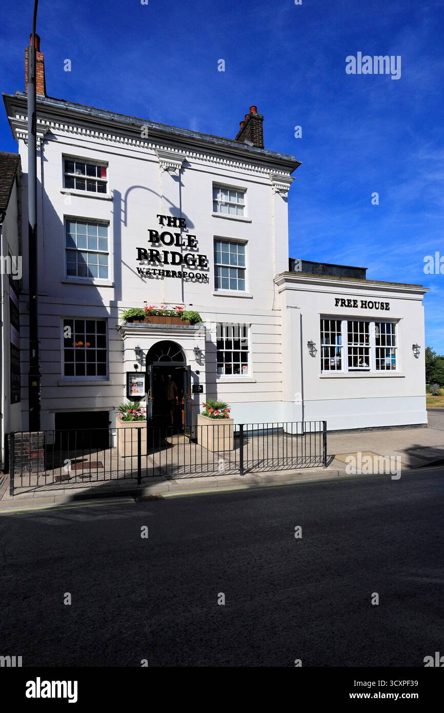 Bole bridge pub hi-res stock photography and images - Alamy