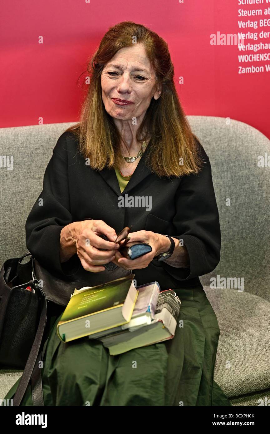 Frankfurter Buchmesse 2025. Schriftstellerin Ursula Krechel am 15.10. ...