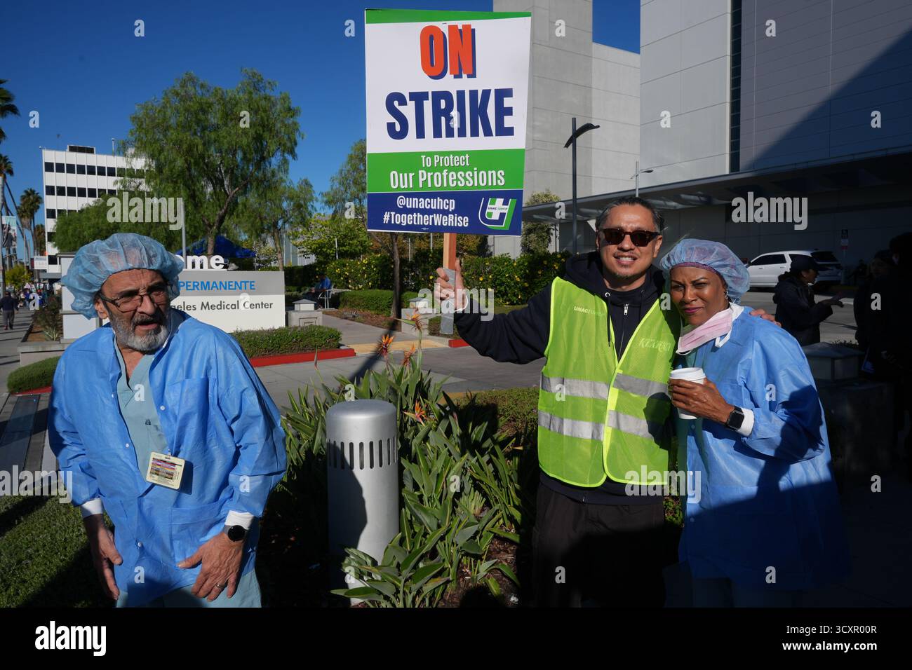 Kaiser Permanente healthcare workers are greeted by striking union ...