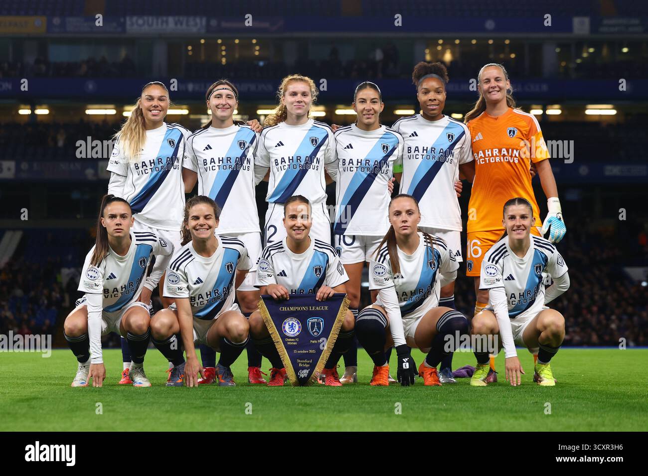 London, UK. 15th Oct, 2025. Paris FC team photo during the Chelsea ...