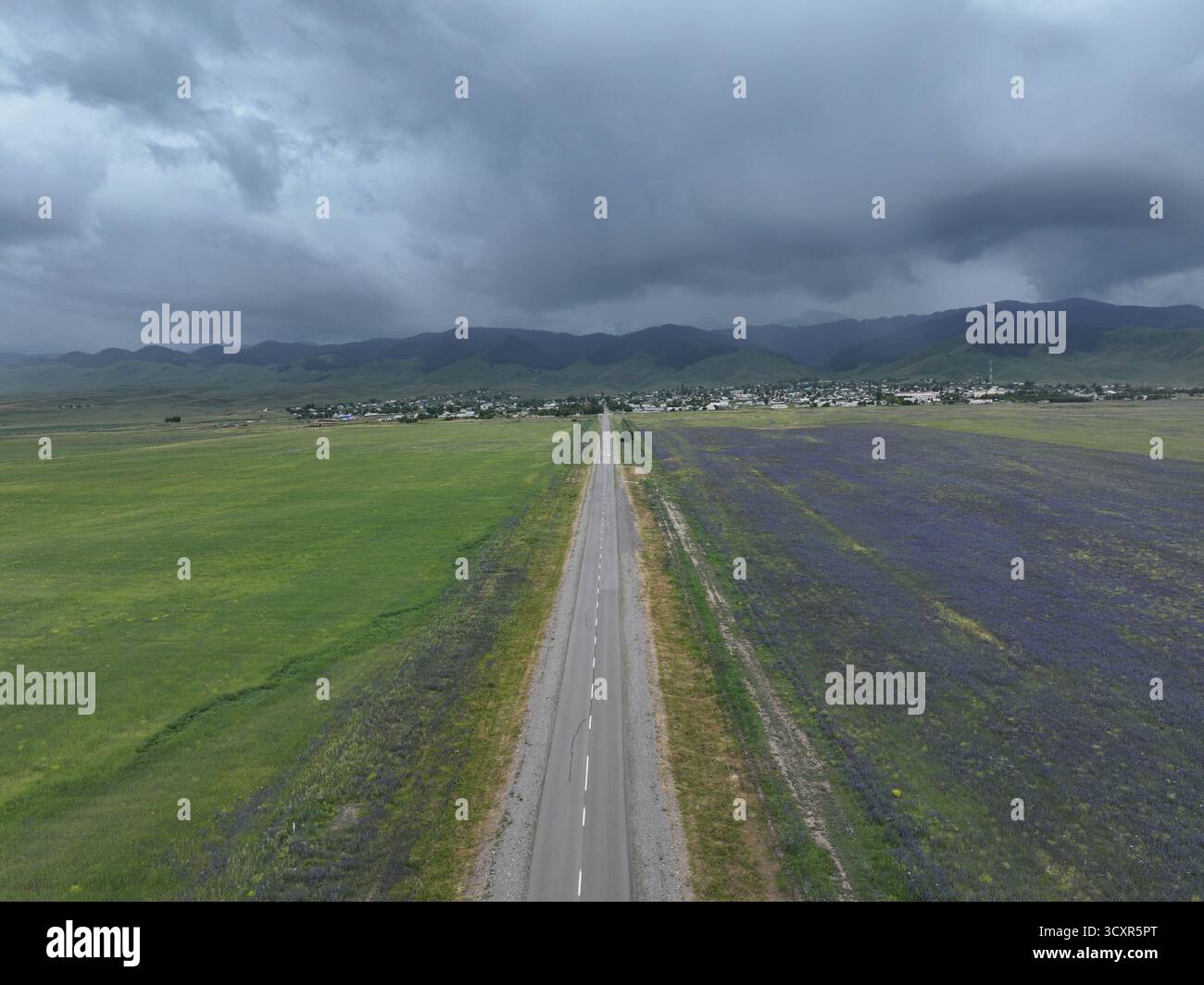 Small town nestled base hi-res stock photography and images - Alamy