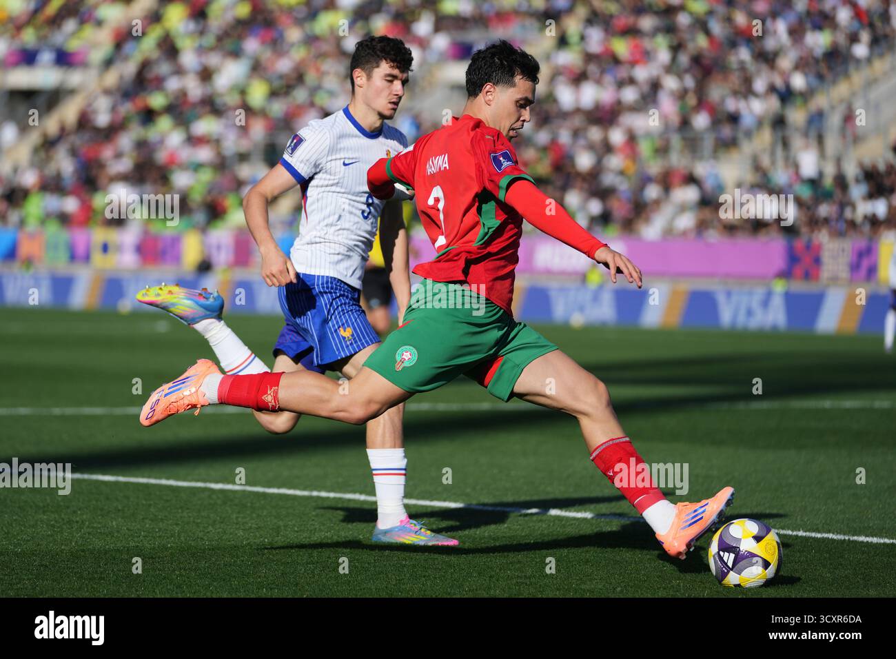 Morocco's Othmane Maamma attacks challenged by France's Justin ...