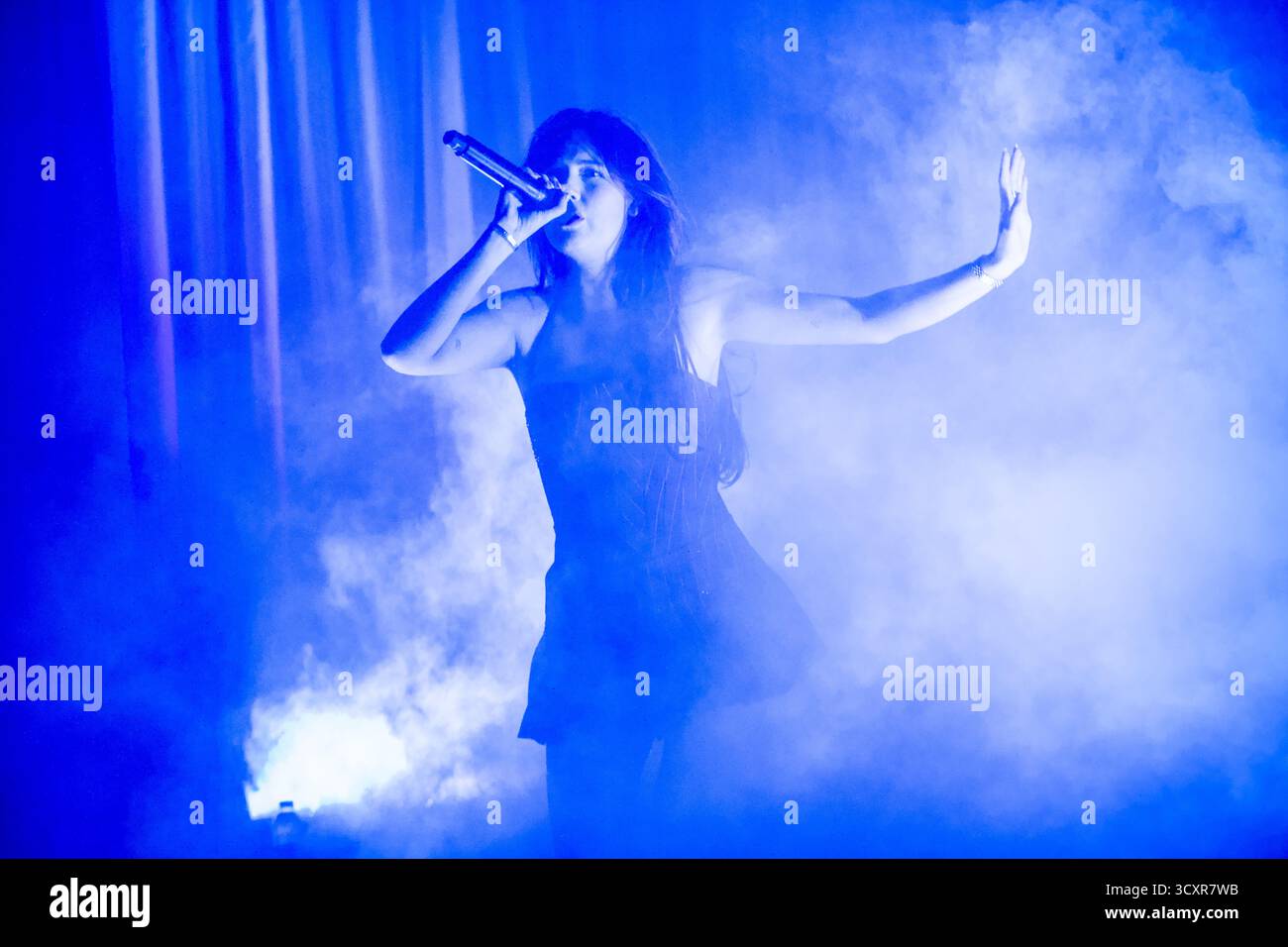 Mimi Webb performing at Bristol Beacon on Wednesday 15th October 2025 ...