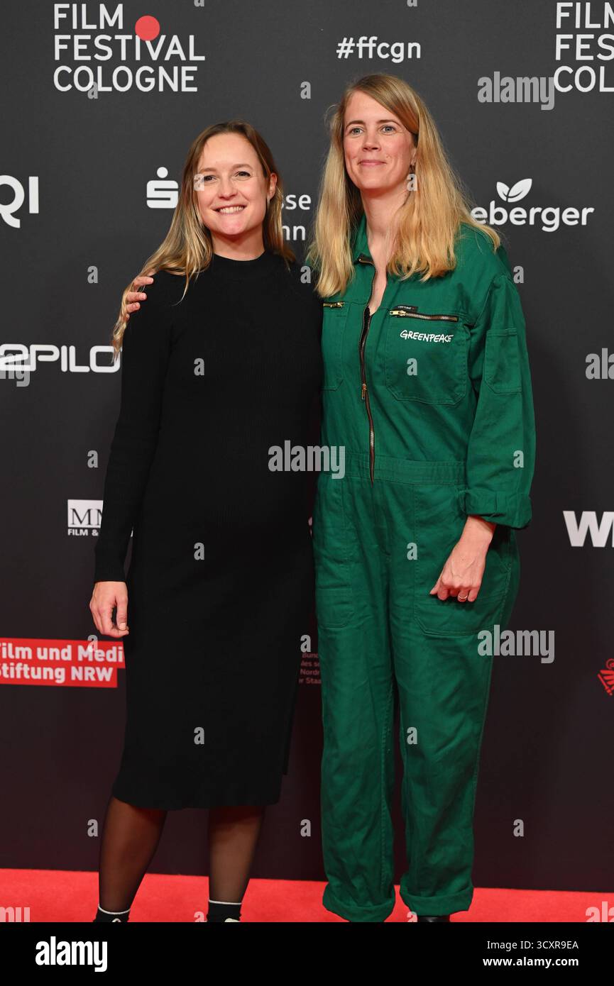 Anne Engers, l-r, und Mona Mairose Social Media Managerin bei ...