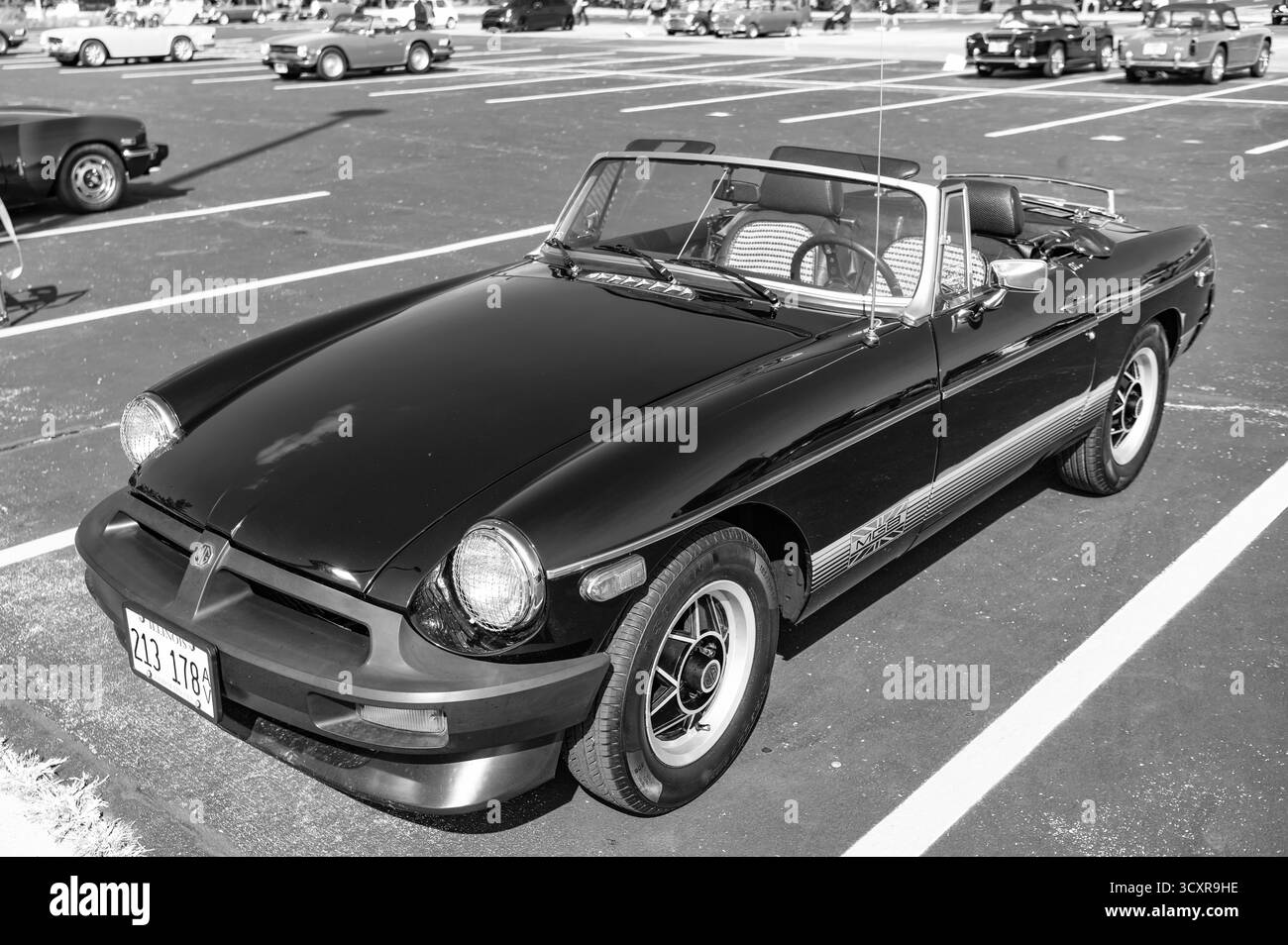 Mgb side view Black and White Stock Photos & Images - Alamy