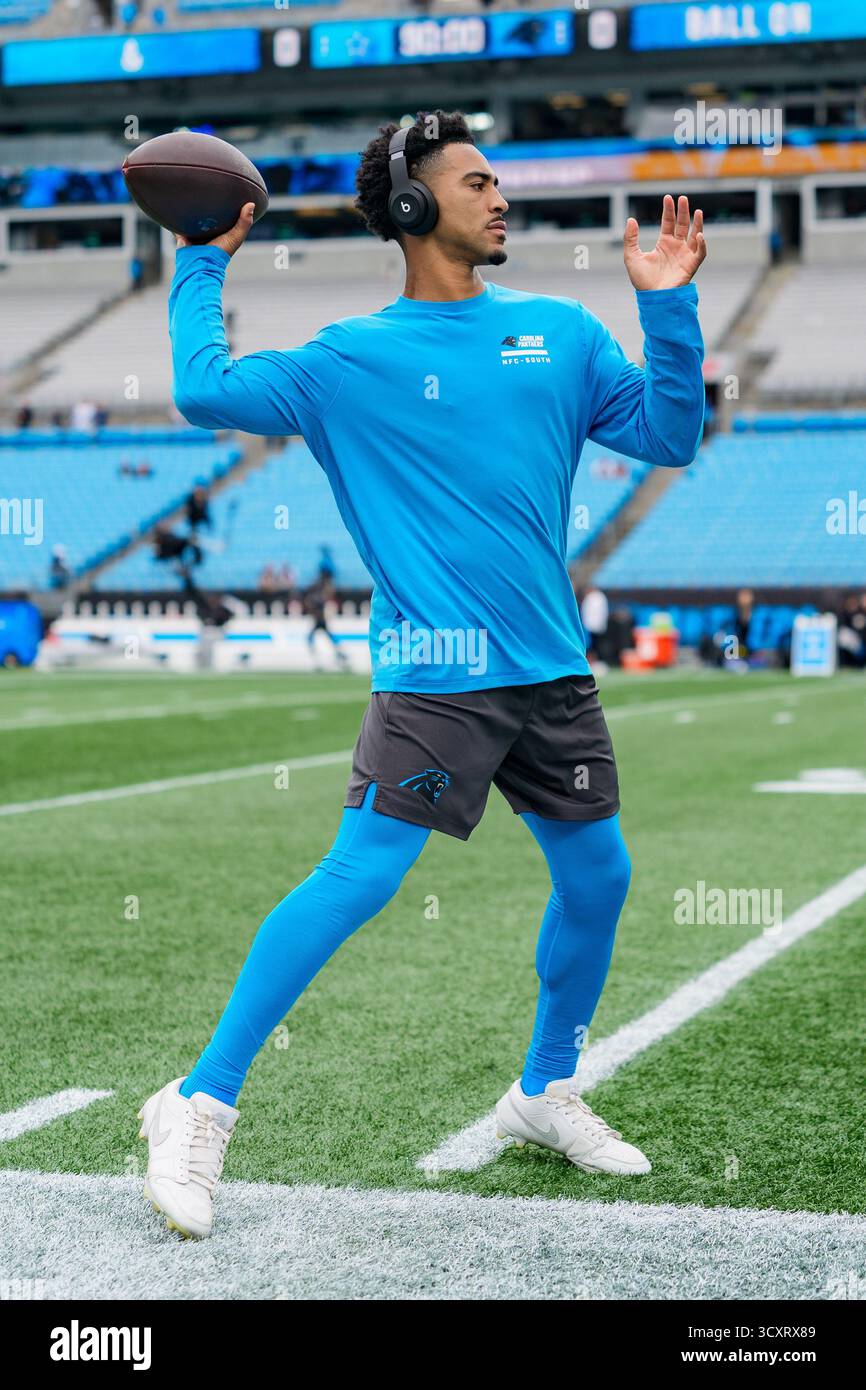 Carolina Panthers quarterback Bryce Young (9) warms up before an NFL ...