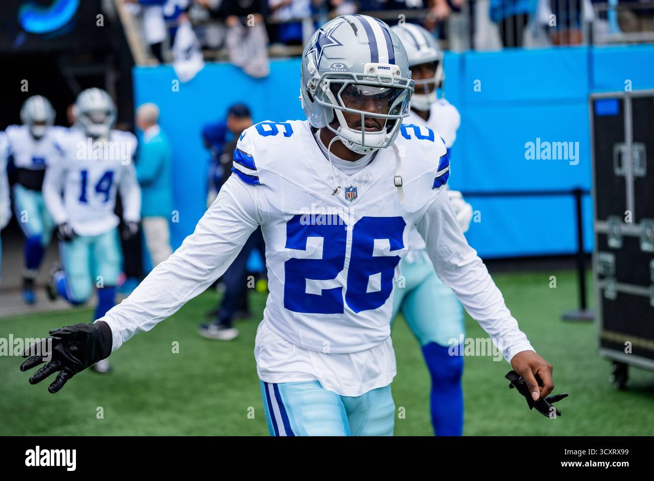 Dallas Cowboys cornerback Daron Bland (26) warms up before an NFL ...