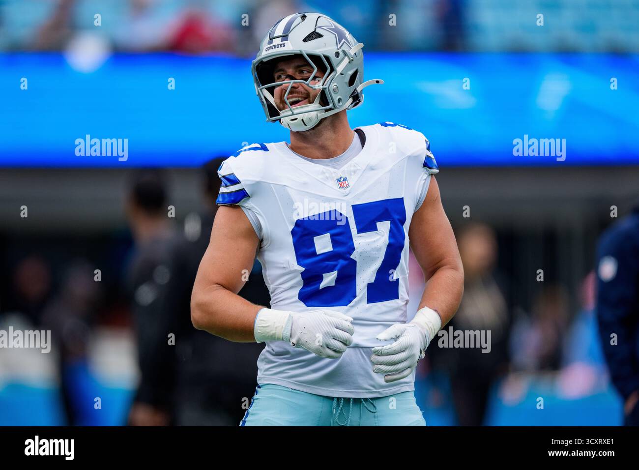 Dallas Cowboys tight end Jake Ferguson (87) warms up before an NFL ...