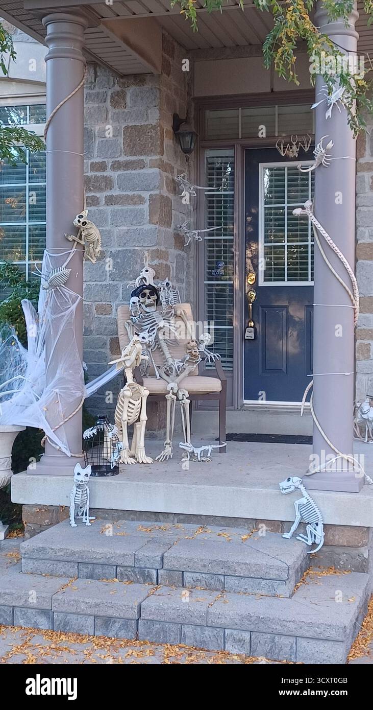 Scary yard scene halloween 2025 hi-res stock photography and images - Alamy