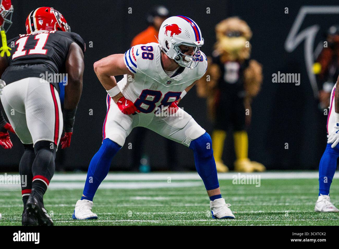 Buffalo Bills tight end Dawson Knox (88) lines up during the first half ...