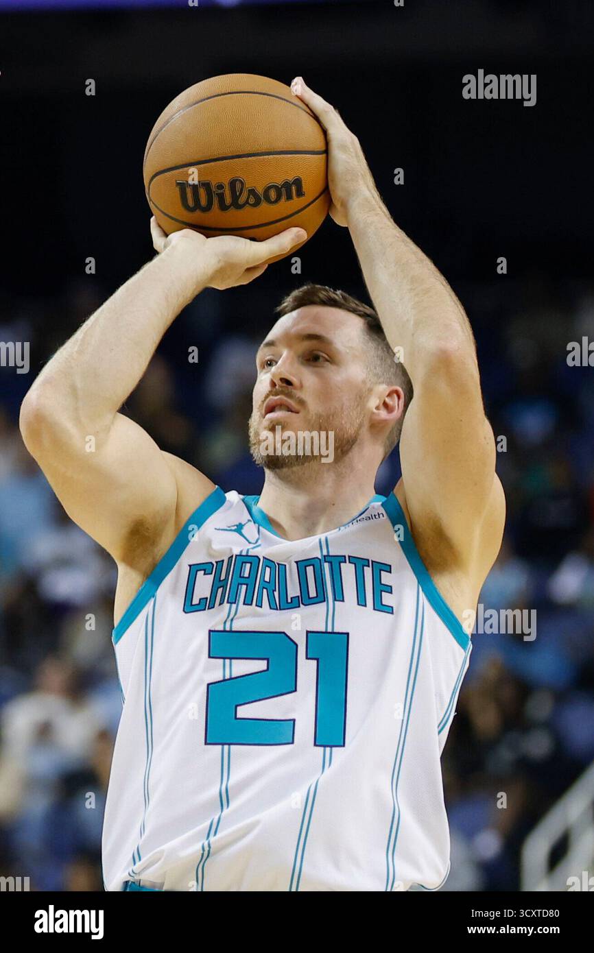 Charlotte Hornets guard Pat Connaughton shoots during the second half ...