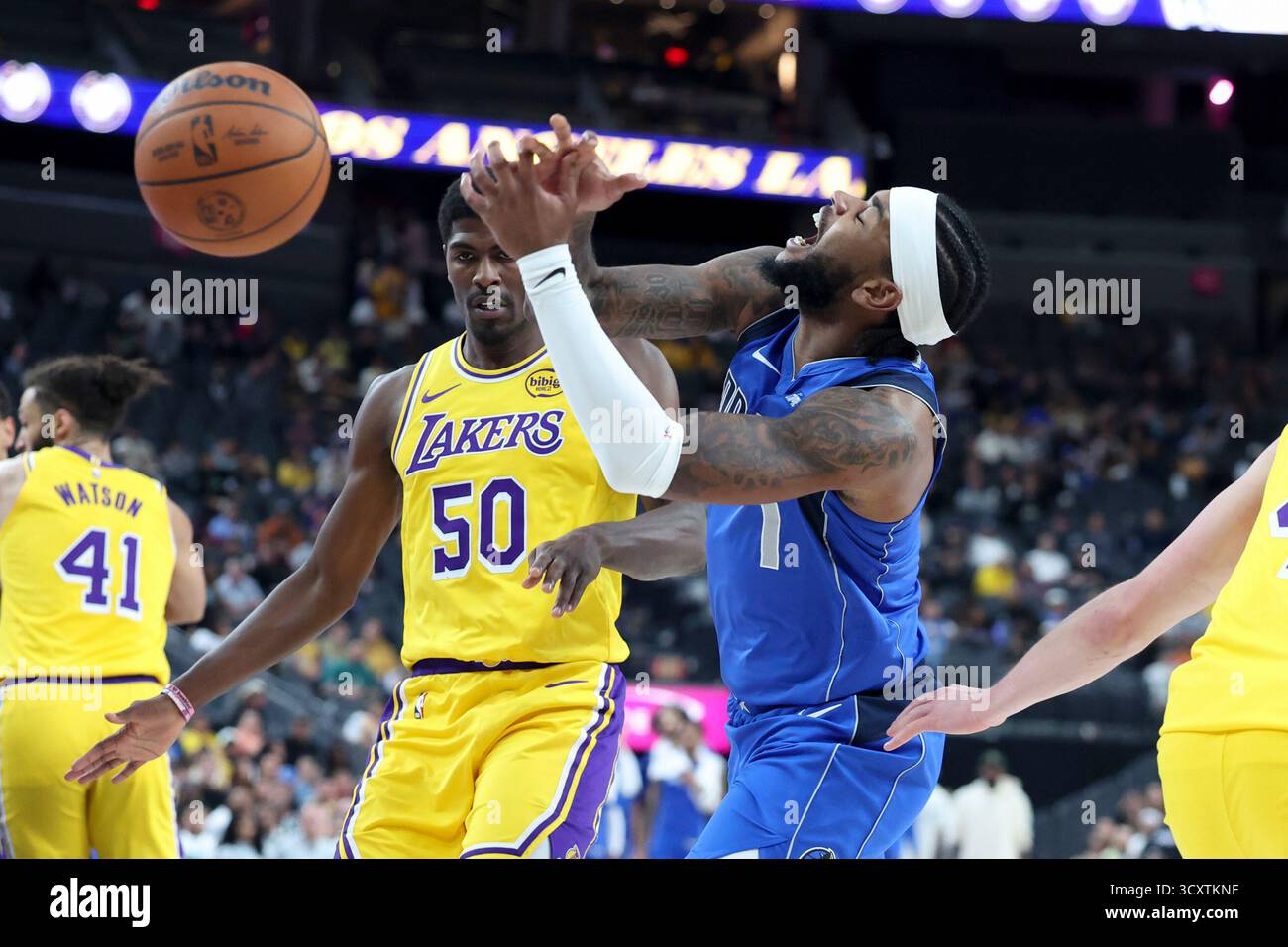 Dallas Mavericks guard Jaden Hardy (1) reacts while being fouled by Los ...