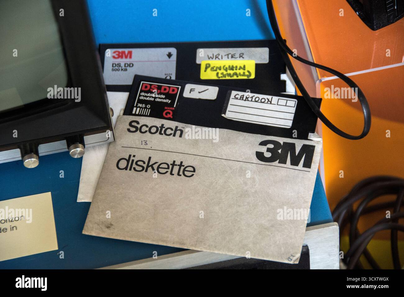 Personal floppy drive technology hi-res stock photography and images ...