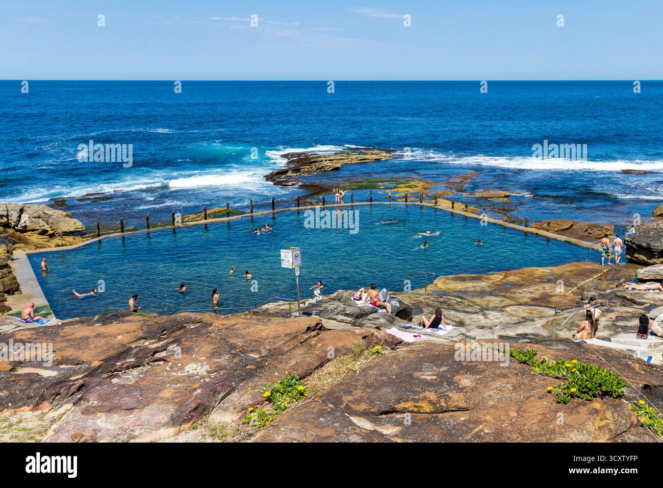 Maroubra baths hi-res stock photography and images - Alamy