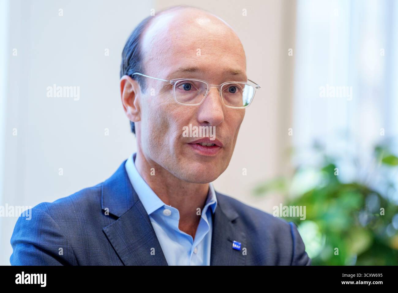 Oslo 20251015. Norwegian CEOs Geir Karlsen and SAS Amko Van der Werff ...