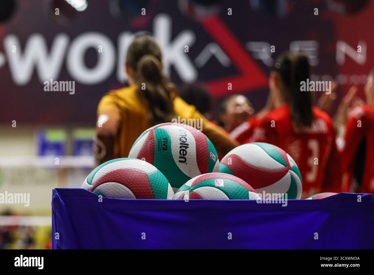 Busto Arsizio, Italien. 15th Oct, 2025. Official Matchball Molten seen ...