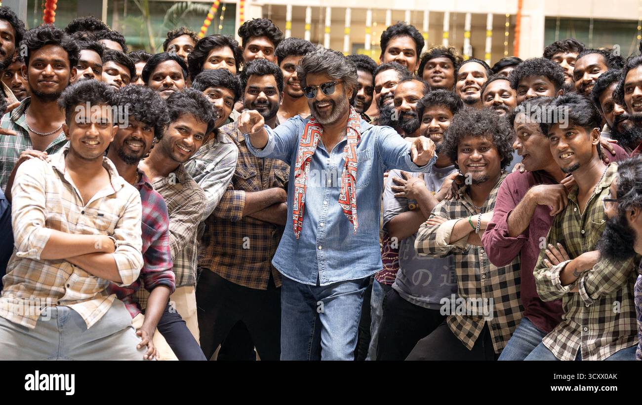 Coolie film still hi-res stock photography and images - Alamy