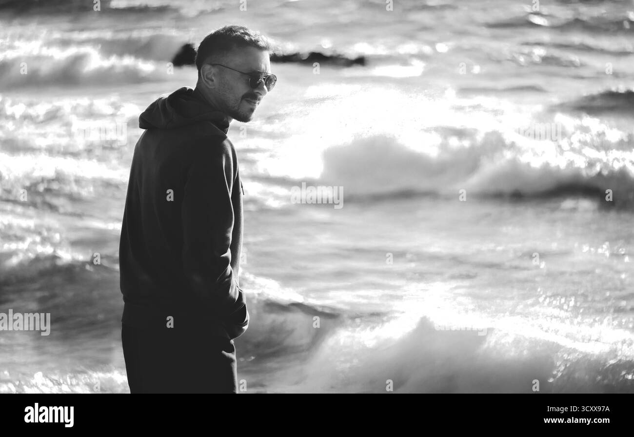 Ocean background sunset Black and White Stock Photos & Images - Alamy