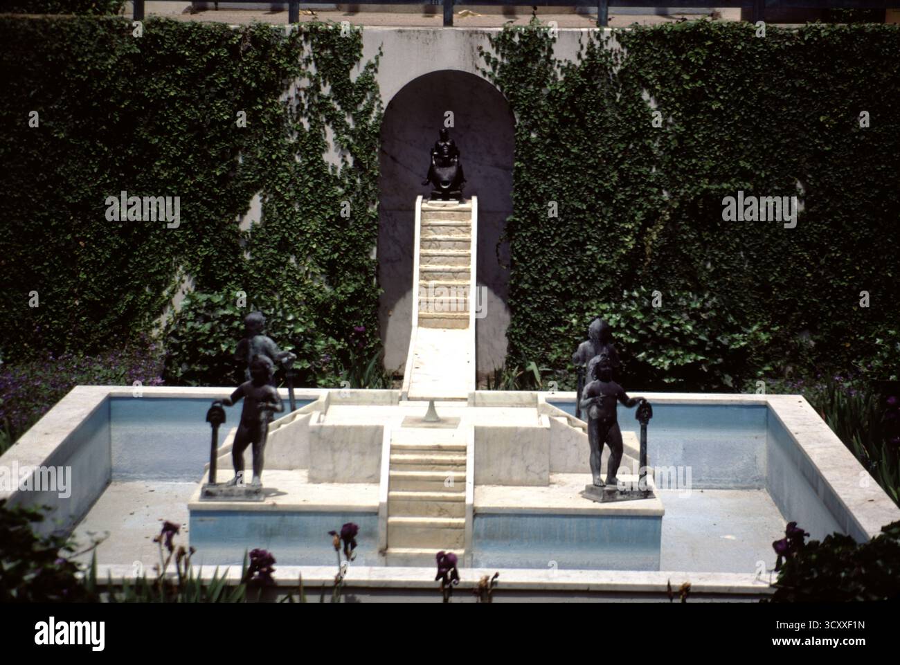 Getty villa fine arts hi-res stock photography and images - Alamy