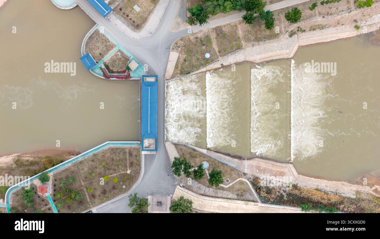 Bayannur. 16th Oct, 2025. An aerial drone photo taken on Oct. 16, 2025 ...