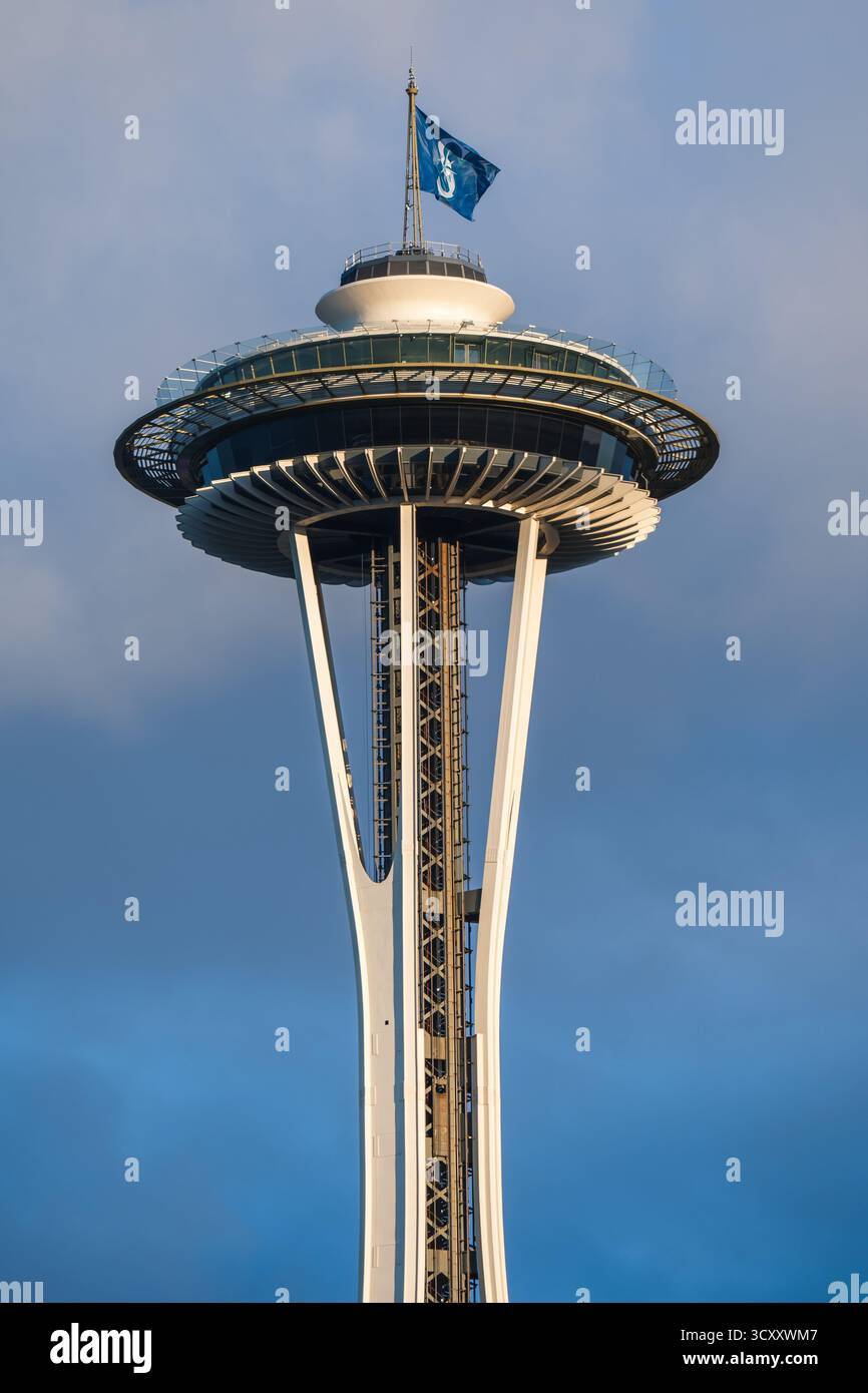 Seattle, USA. 16th Oct, 2025. The MLB Seattle Mariners flag flying high ...