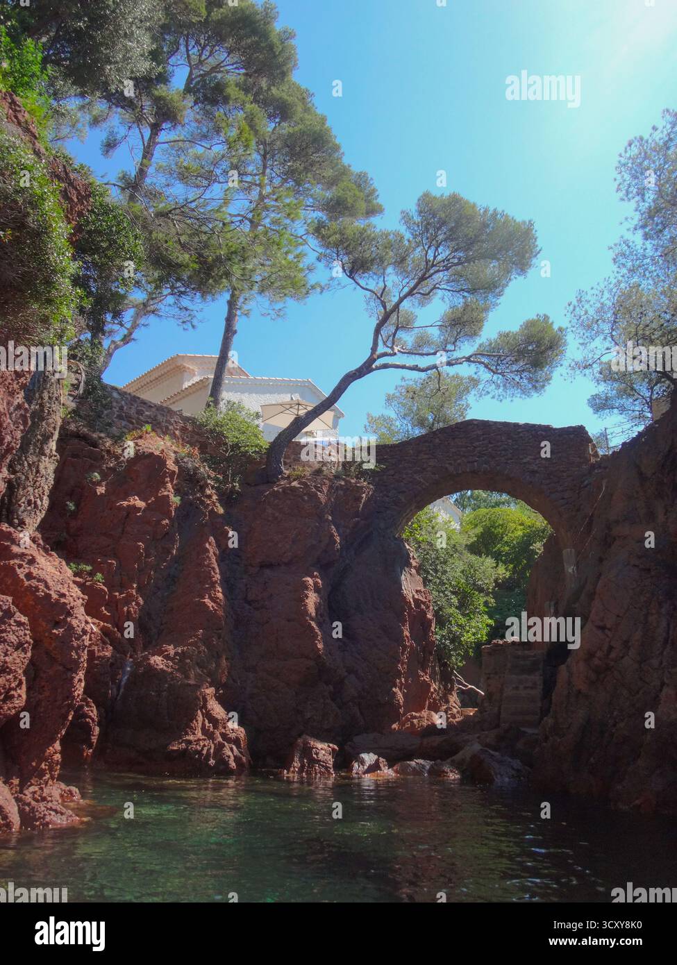 Rustic stone bridge coastal hi-res stock photography and images - Alamy