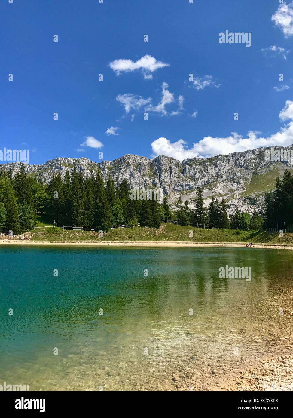 Beautiful turquoise alpine lake hi-res stock photography and images - Alamy