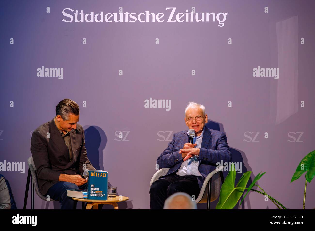 Frankfurter Buchmesse 2025, Gespräch der SZ-Redaktion Moderator Jens ...