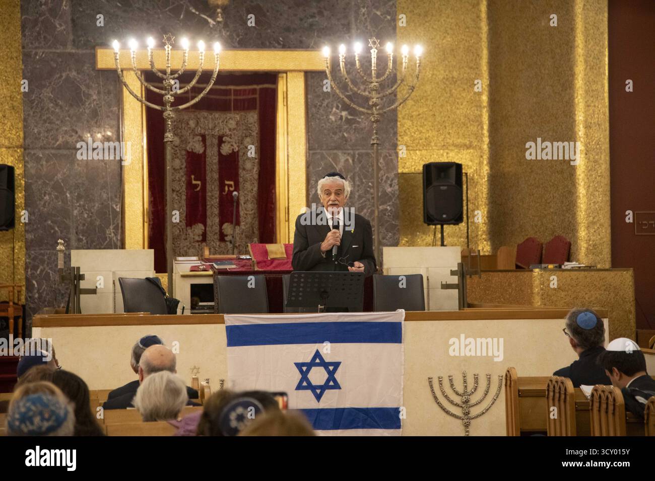 Milan, Italy. 16th Oct, 2025. MILAN, Via Guastalla, synagogue ...