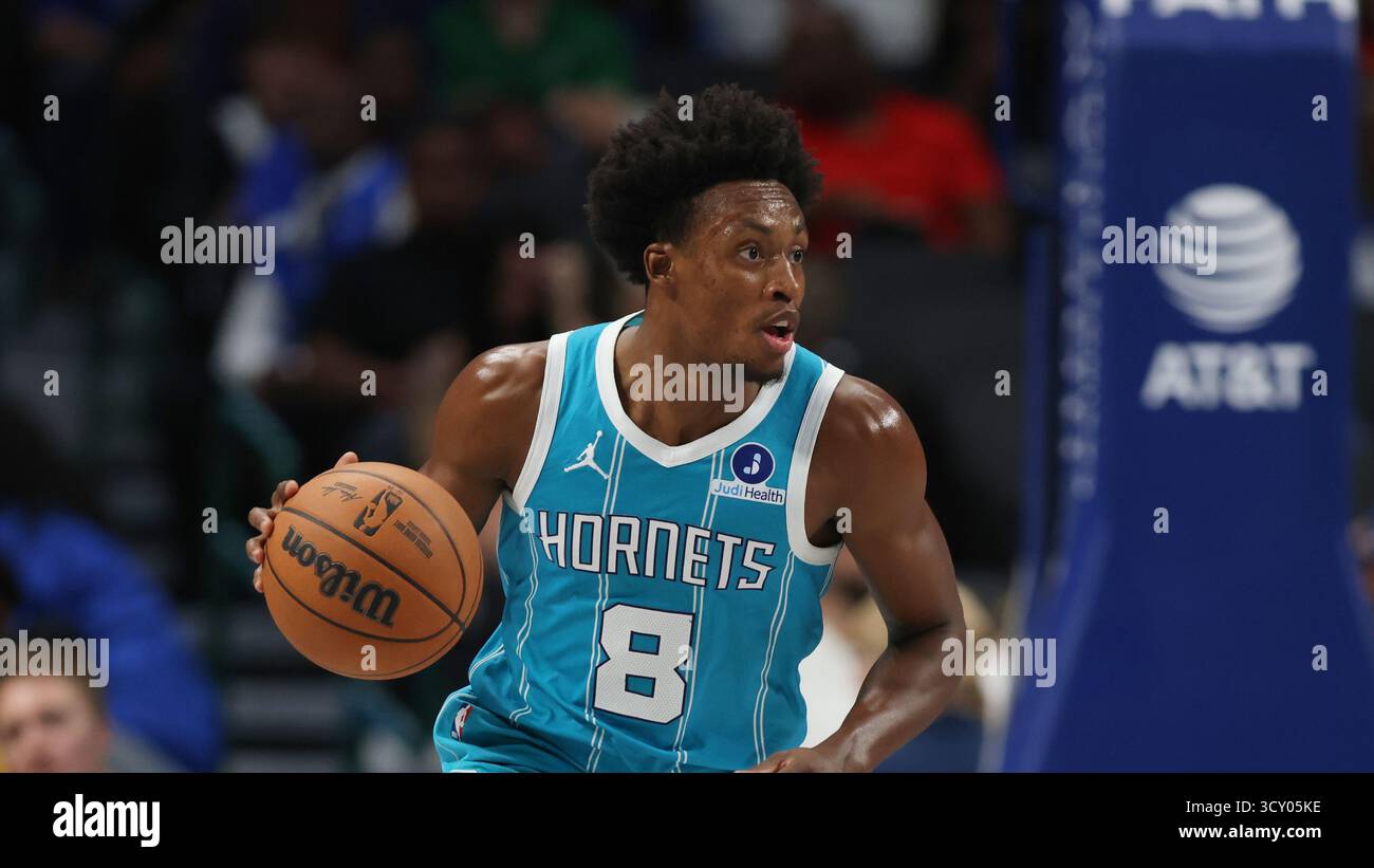 Charlotte Hornets guard Collin Sexton (8) advances the ball during an ...