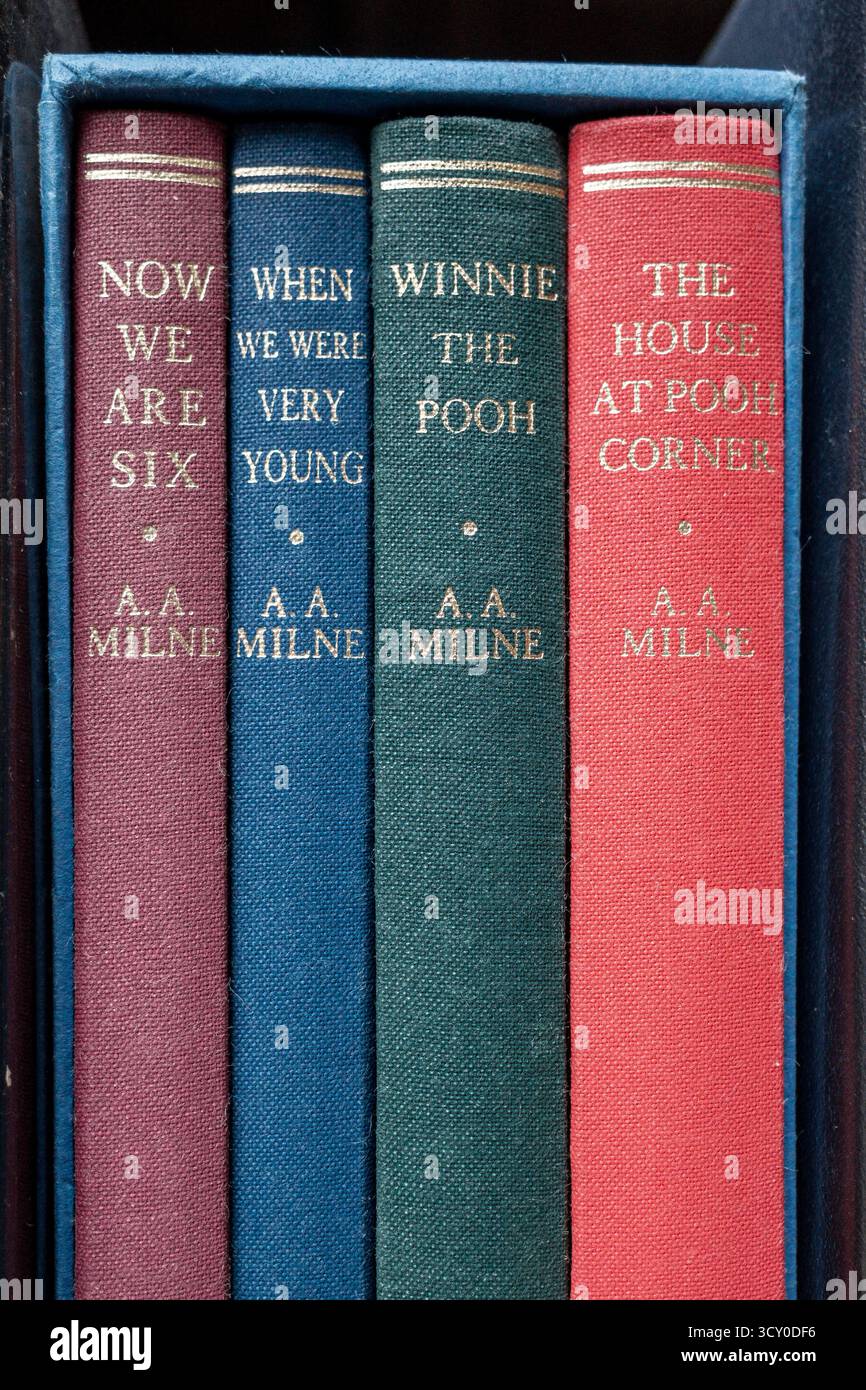 A.A.Milne Winnie-the-Pooh book collection, Methuen Collectors Edition ...