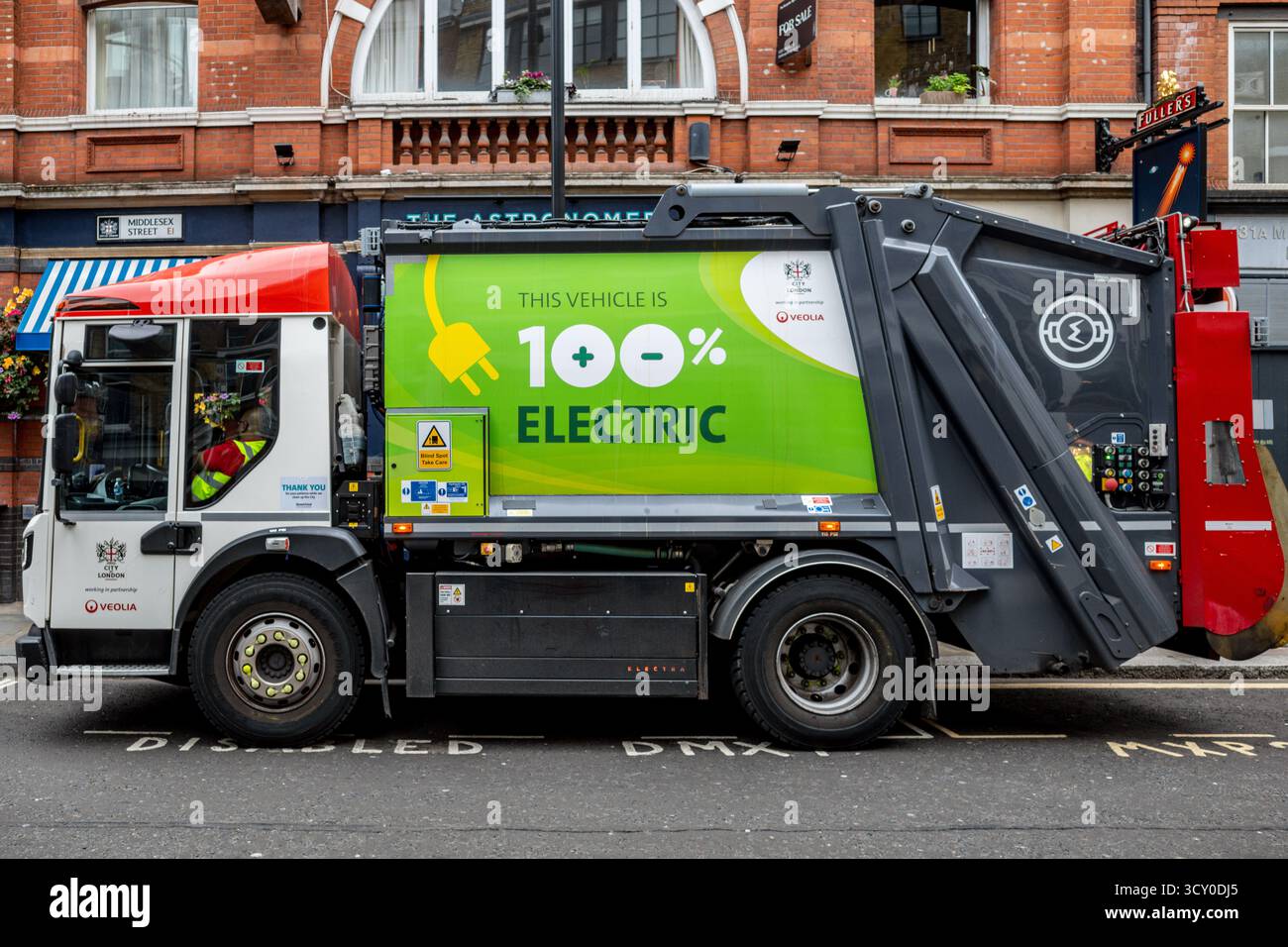 London electric refuse trucks hi-res stock photography and images - Alamy