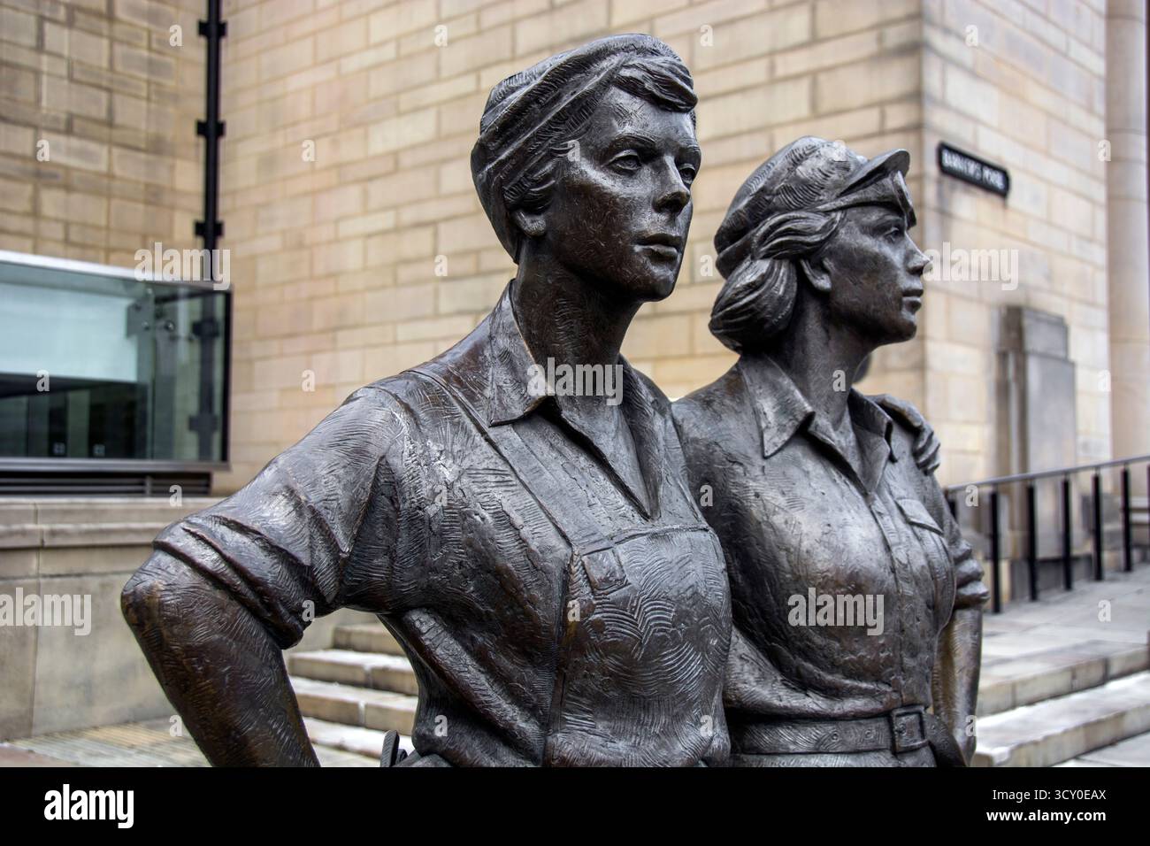 Women steel worker history hi-res stock photography and images - Alamy