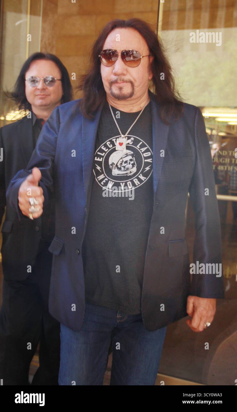 August 18, 2014: Ace Frehley at SiriusXM to talk about new CD Space ...