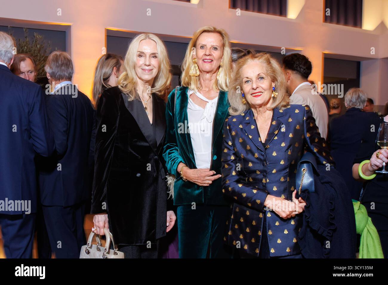 Charity - Glow Gala 2025 - Andrea Fahrholz, Iris Freifrau von Künsberg-Lingenthal und Alexandra ...