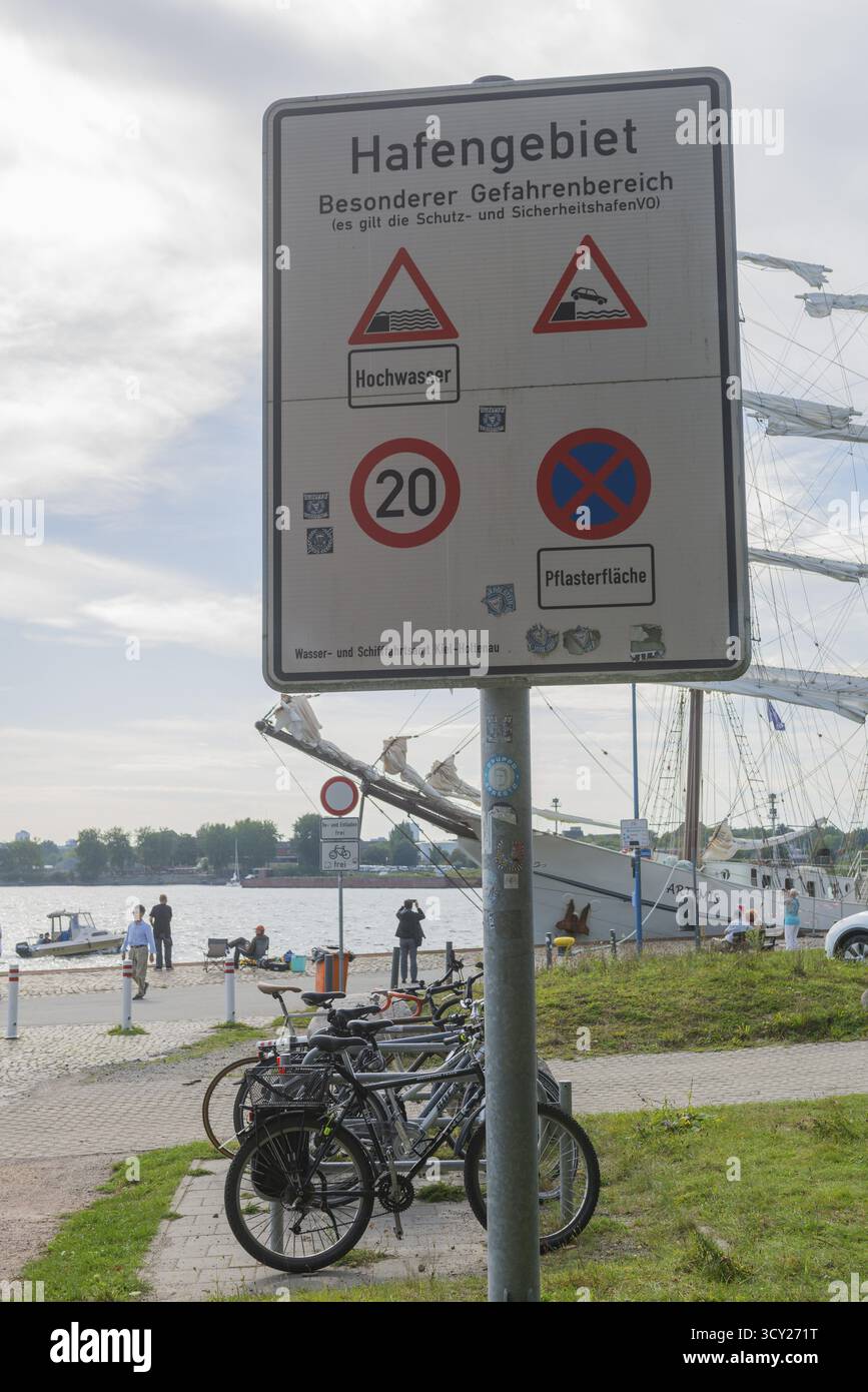 Warning of flood risk in port area, sign, special danger area, stopping ...